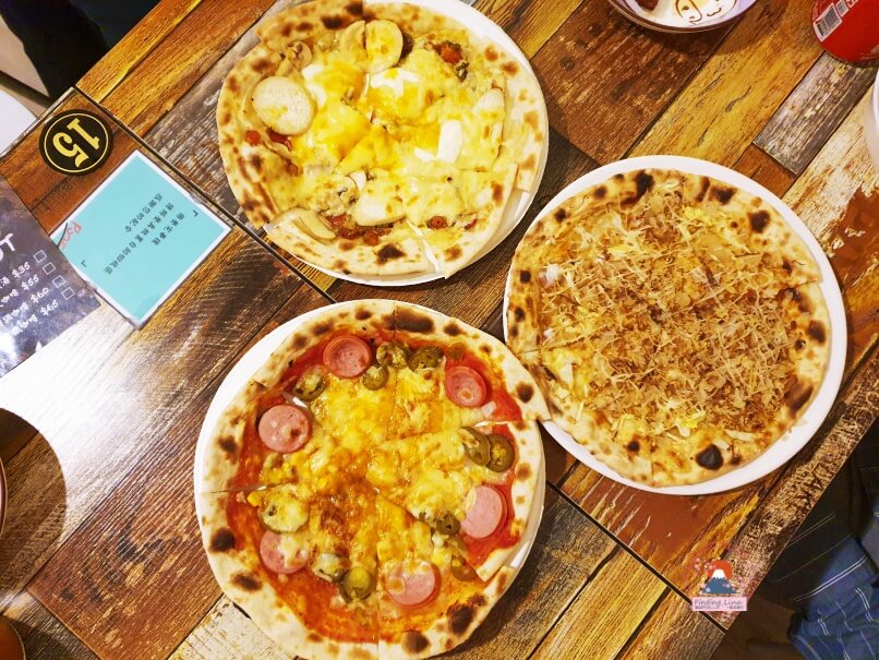 新店美食 Pooz噗滋手工窯烤披薩｜新店區公所周邊巷弄內的平價pizzaX適合聚餐的溫馨小地方 - Finding Lina